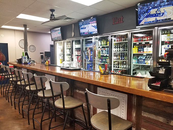 The bar area beckons with cold beverages and the promise of sports on TV &ndash; the perfect spot to debate last night's game over loaded fries.