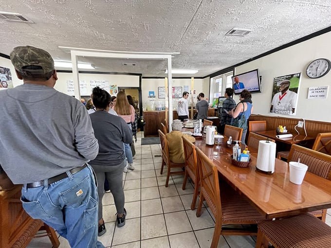 The line forms for a reason. These folks know that good things come to those who wait—especially when fried chicken is involved.
