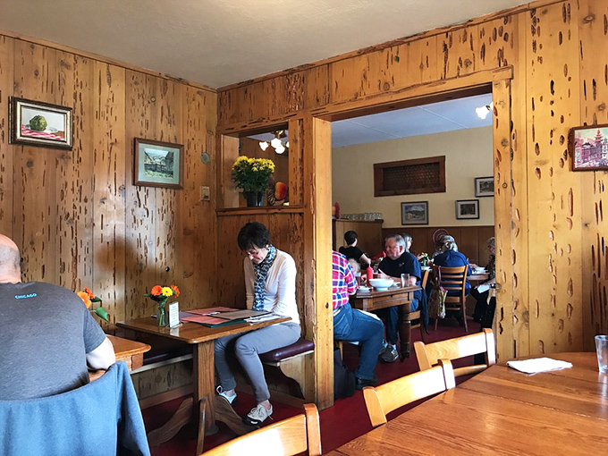 Conversations flow as easily as the coffee in this wood-paneled dining room where locals and tourists share tables and stories.