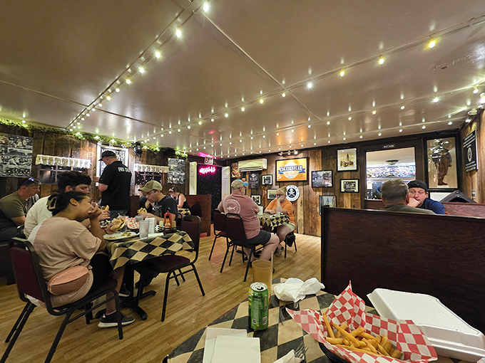 Where strangers become friends over the universal language of "mmmmm." Notice nobody's looking at their phones&mdash;the food has their full attention.
