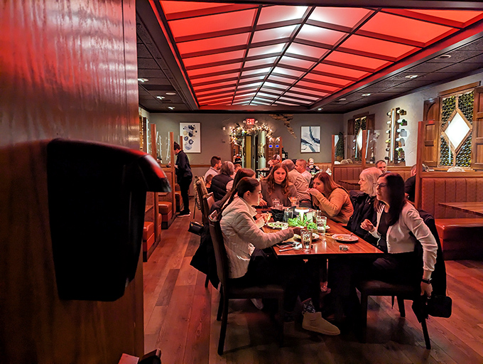 Where memories are made between bites&mdash;Papa Joe's dining room buzzes with the universal language of "mmm" and "you've got to try this."