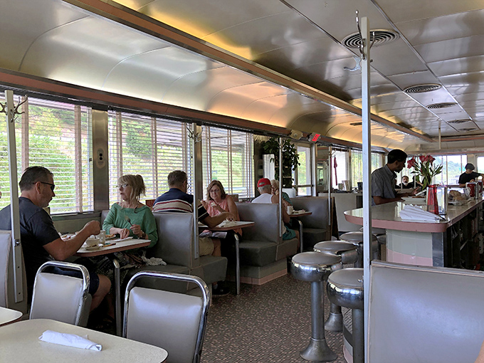 Booths filled with locals who've been coming so long they don't need menus&mdash;the true Michelin stars of any diner.