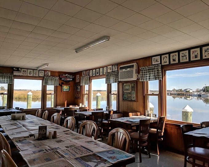 Waterfront dining where the view competes with the food&mdash;newspaper-covered tables signal the delicious mess that's about to happen.