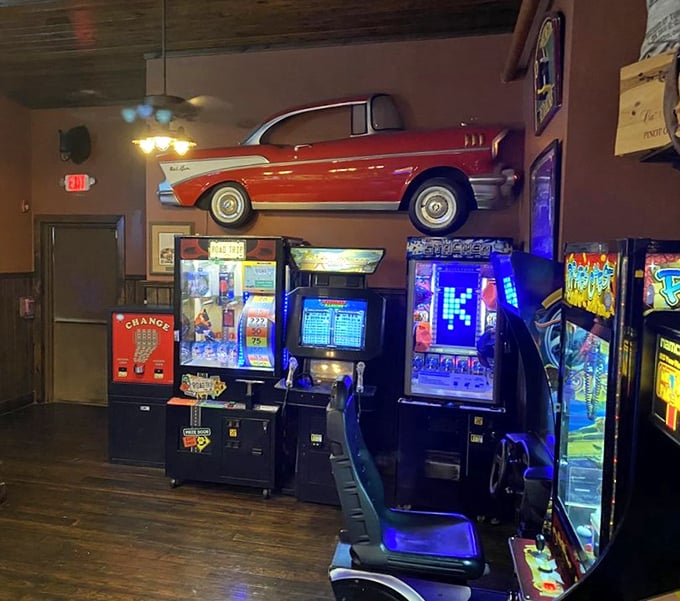 Between crab courses, challenge your dining companions to a quick game. Winner gets the last hushpuppy!