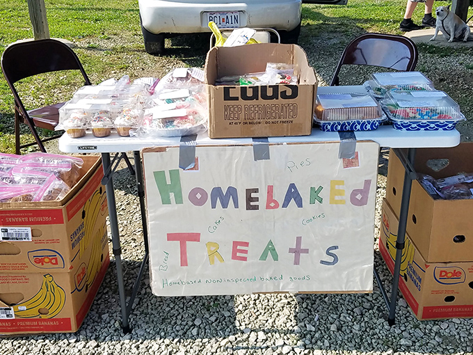 Homemade treats with handwritten charm&mdash;the antidote to factory-made supermarket sweets. That colorful sign promises flavors that algorithms can't recommend.