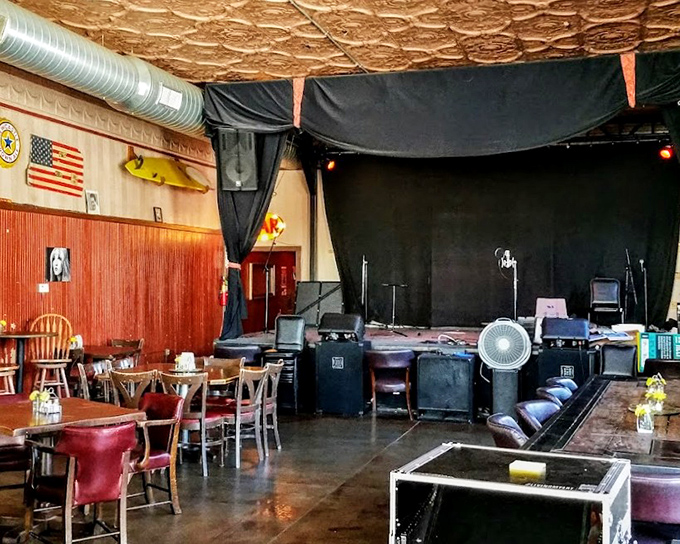 The stage awaits while tables stand ready&mdash;proof that Lindberg's feeds both stomach and soul with equal passion.