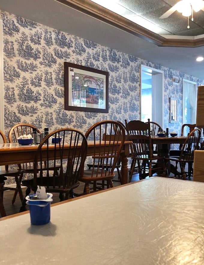 The blue toile wallpaper and Windsor chairs aren't trendy&mdash;they're timeless, like the recipes that have kept locals returning for decades.