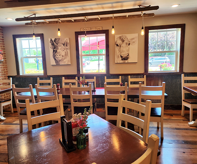 Fellow diners who know the secret&mdash;sometimes the best meals come from the most unexpected places.