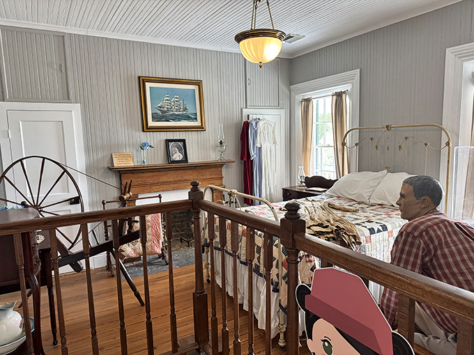 The keeper's bedroom reminds us that before Netflix, lighthouse staff had to entertain themselves with... actual books and ocean views.