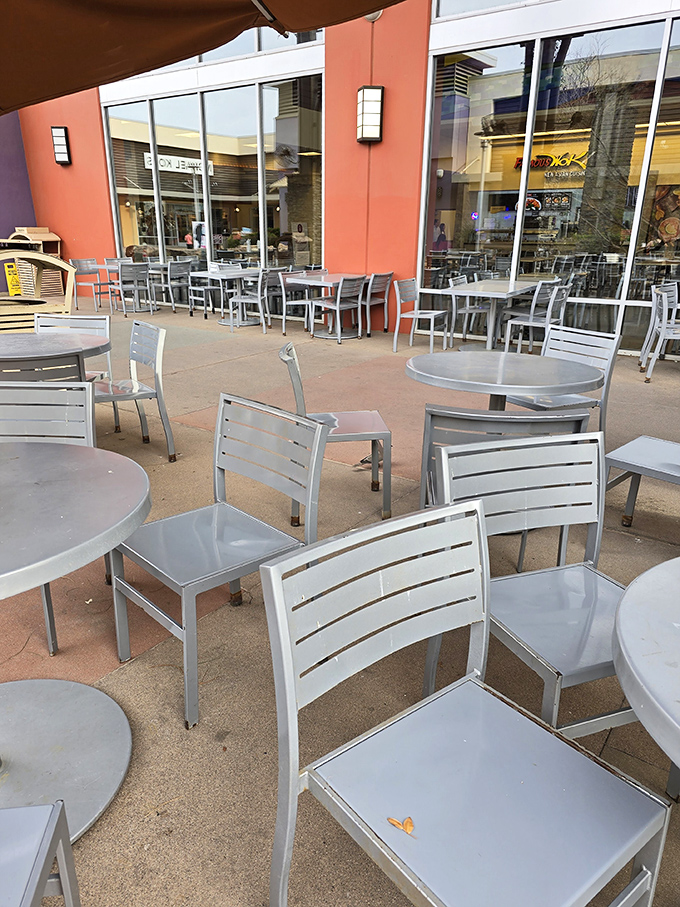 Outdoor seating strategically placed for the "I'll just rest here while you browse" crowd&mdash;every outlet mall's unsung heroes.