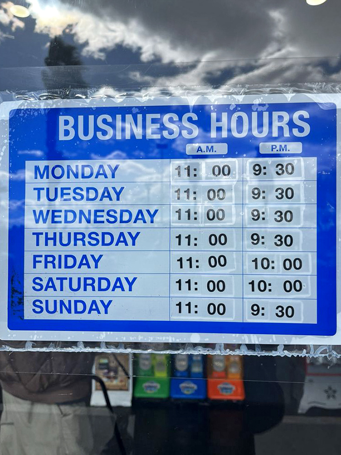Business hours that prove good things come to those who arrive between 11 AM and 9PM. Friday and Saturday night warriors get an extra half hour!