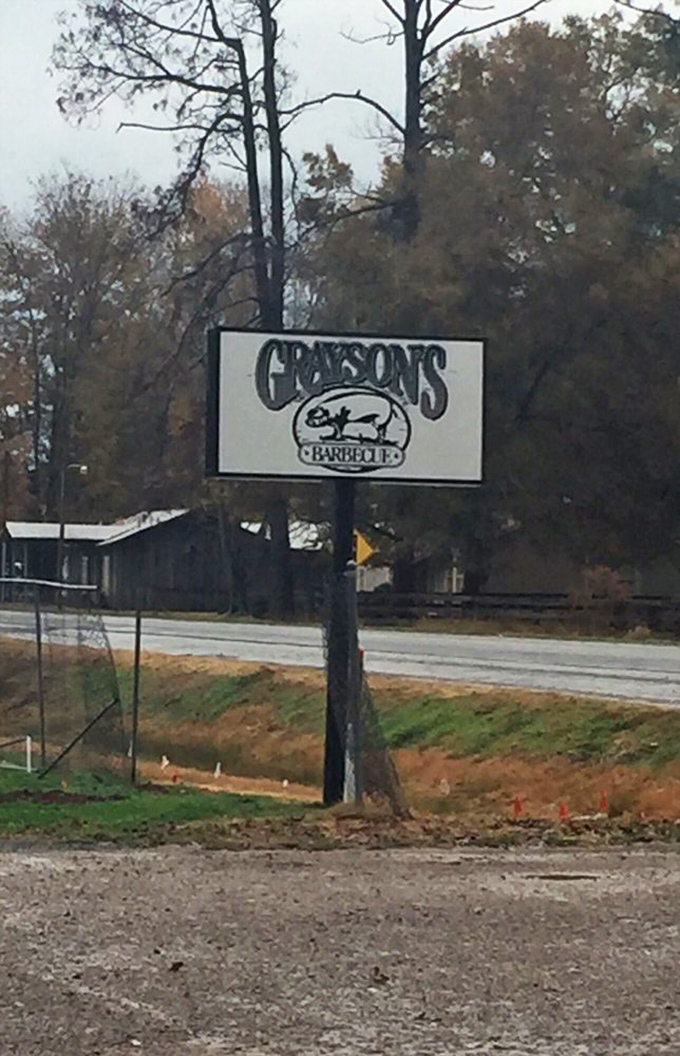 That roadside sign announcing Grayson's is basically a promise that your stomach is about to thank you profusely.