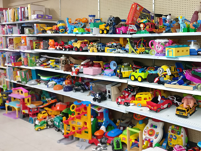 Toy paradise – where plastic dreams from different decades sit side by side, ready for second childhoods.
