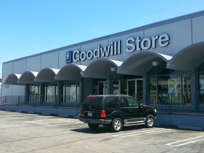 The Goodwill Los Angeles Campus stretches wide like a discount department store. Those arched entrances lead to a thrifter's paradise of epic proportions.