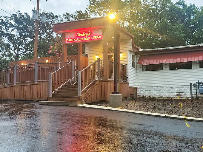 Lindey's glowing red sign has been guiding hungry Minnesotans home to steak perfection since before GPS was a thing.