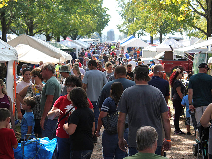 The great outdoors becomes the great bargain bazaar! Lucasville's open-air market creates a festival atmosphere where shopping feels like an event.