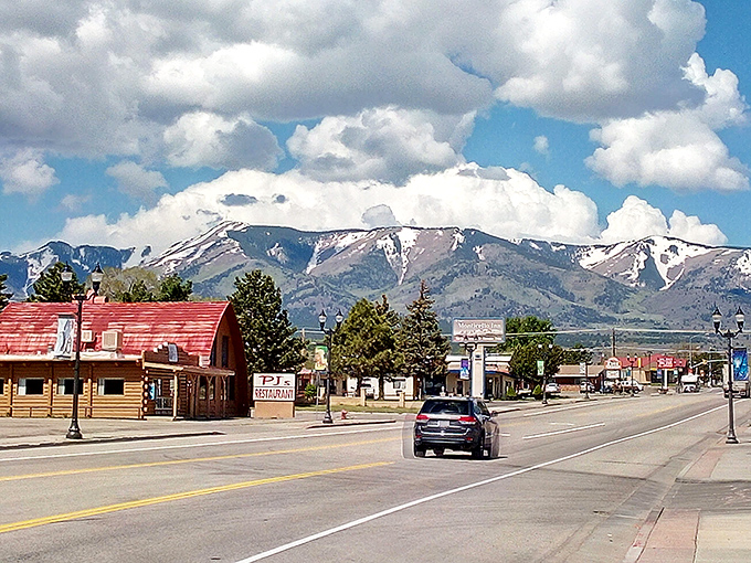 Red rock country surrounds this gem where natural wonders cost nothing and living expenses cost little.