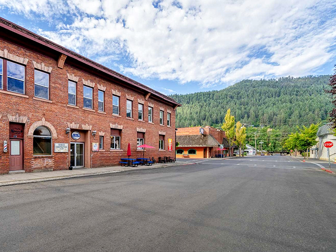 Orofino's brick buildings and mountain backdrop create a setting where beauty is abundant and prices aren't. The perfect small-town combination.