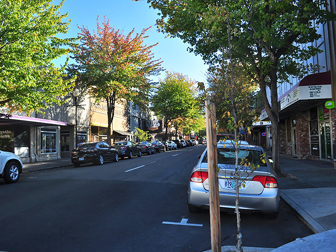 Roseburg's tree-lined streets whisper sweet nothings about low cost of living to retirees.