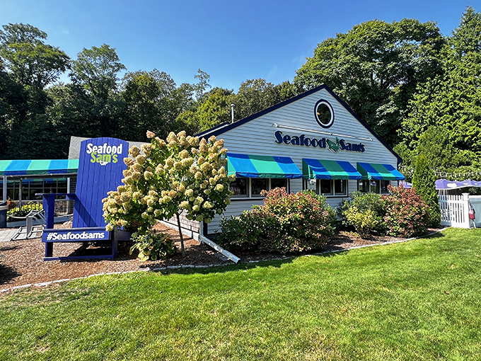 That cheerful blue and white exterior promises good times, and the seafood inside delivers on every promise.