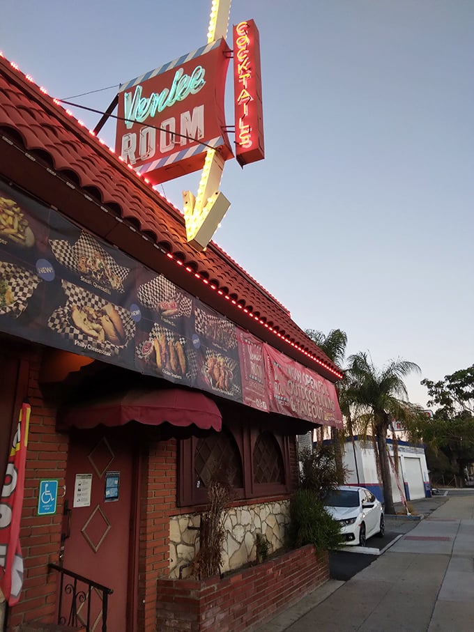 The Venice Room's DIY grill station turns dinner into an interactive sport where everyone wins &ndash; especially your taste buds.