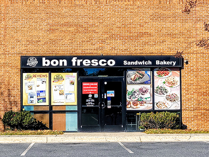 Bon Fresco's simple storefront focuses attention where it belongs: on fresh ingredients and made-to-order perfection.