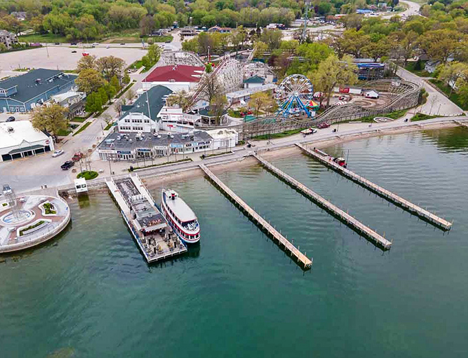 The vintage amusement park creates nostalgic scenes that would make Norman Rockwell reach for paintbrushes.