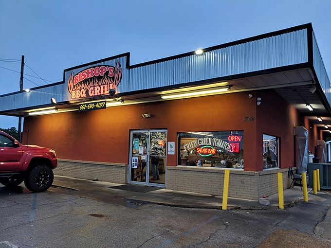 Clean, modern lines house old-school smoking techniques - the perfect marriage of style and substance.