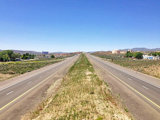 Highway views that make you understand why pioneers kept pushing west through here. 