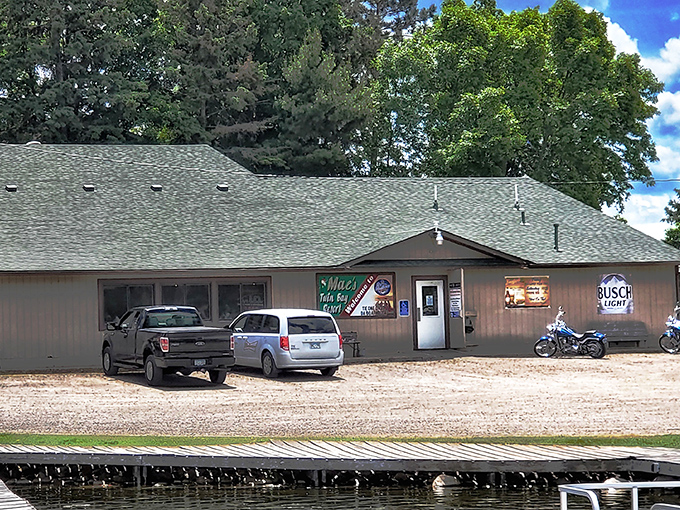 Simple, rustic, and serving up serious burger magic&mdash;this lakeside spot is where hungry boaters find their cheese-filled bliss.