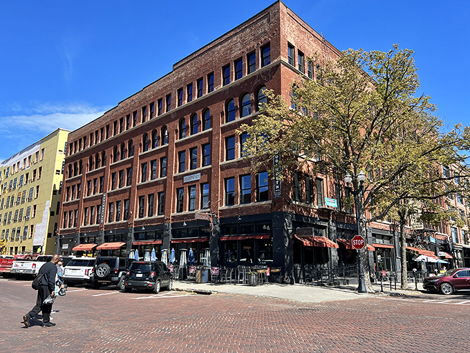 Downtown Omaha balances historic buildings with modern skyline views. The best of both worlds in Nebraska's biggest city!