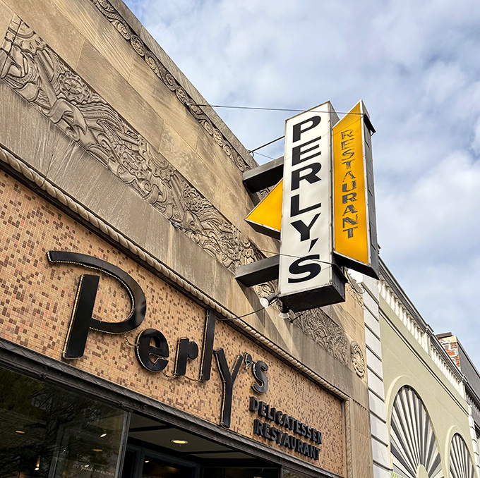 Those vintage signs could make even a vegetarian dream about pastrami on rye. 
