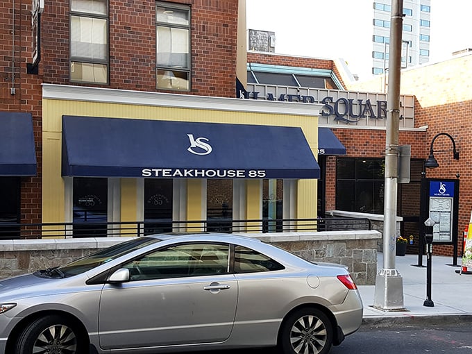 Urban setting, timeless flavors – Steakhouse 85's street presence is as unpretentious as its approach to perfect beef.