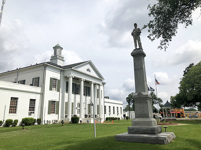 Tallulah's classic courthouse and monument reflect a town with deep roots &ndash; and housing costs that won't uproot your retirement savings.