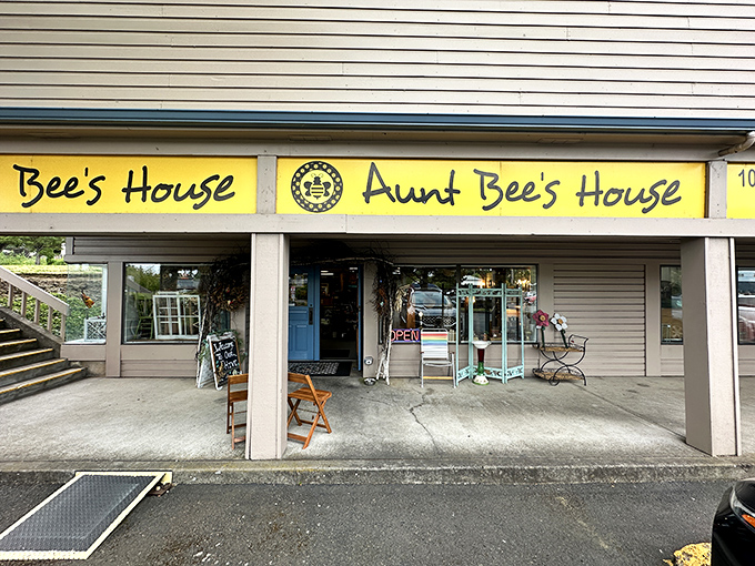 Aunt Bee's House channels the kind of homestyle comfort that makes elastic waistbands seem like brilliant foresight.