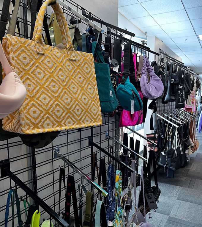 That yellow geometric tote is speaking a language we all understand: "Take me home and I'll make even your grocery runs look chic."