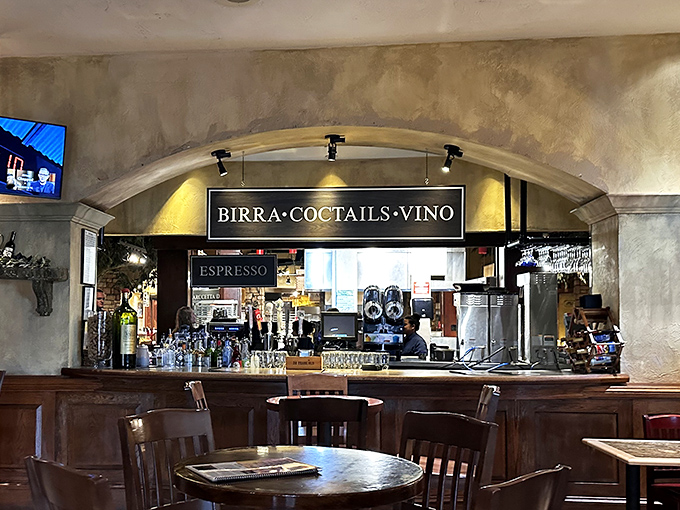 The bar area beckons with promises of "Birra, Coctails, Vino"&mdash;three magic words in any language, but especially enchanting in Italian.
