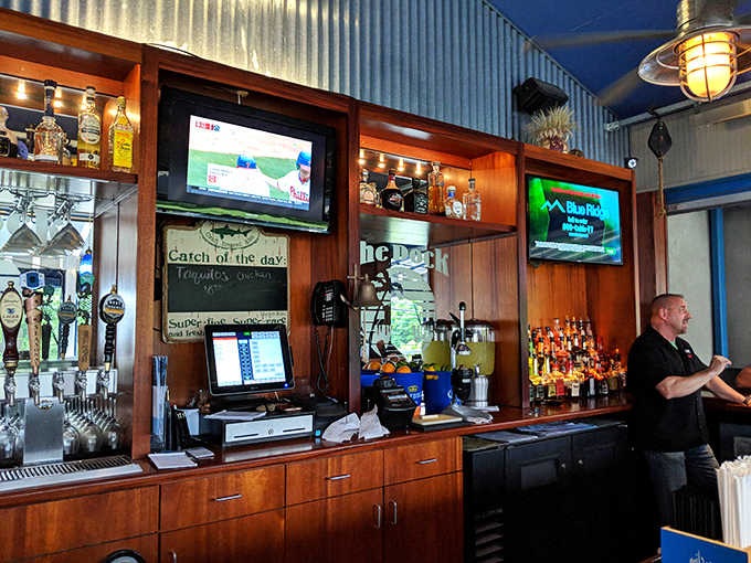 Behind every great seafood restaurant is a well-stocked bar with "Catch of the Day" specials and bartenders who know their way around both land and sea spirits.