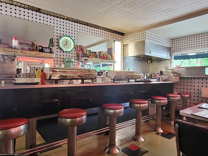 The counter seating offers front-row tickets to the best show in town&mdash;skilled short-order cooking performed with the precision of a well-rehearsed ballet.