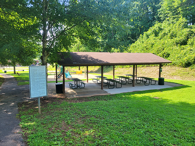 Simple pleasures define Marion living&mdash;a community pavilion where potlucks and birthday celebrations happen without reservation fees or pretension.