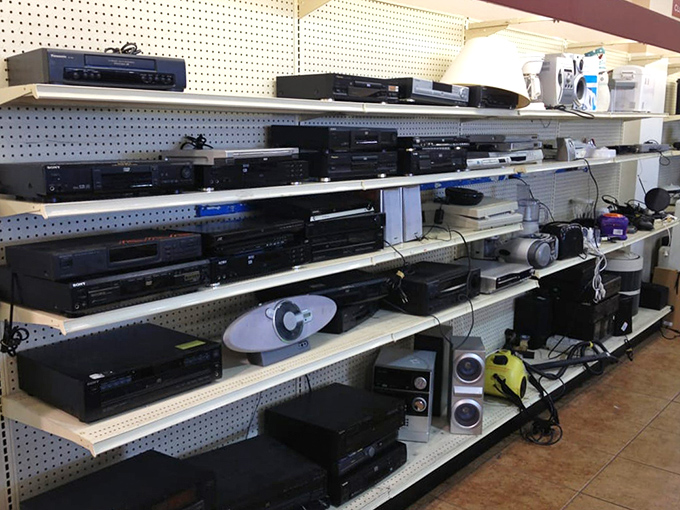 Yesterday's entertainment technology at prices that won't disrupt your streaming budget. Vintage electronics for collectors and practical users alike.