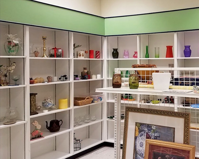 The home d&eacute;cor section resembles a museum where you can actually take the exhibits home. Each shelf tells a different design story.