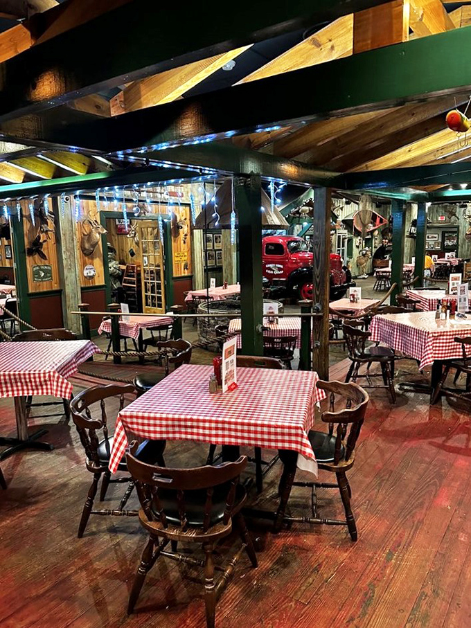 Red checkered tablecloths and taxidermy&mdash;because nothing says "authentic Tennessee dining" like eating beneath the watchful gaze of former forest residents.