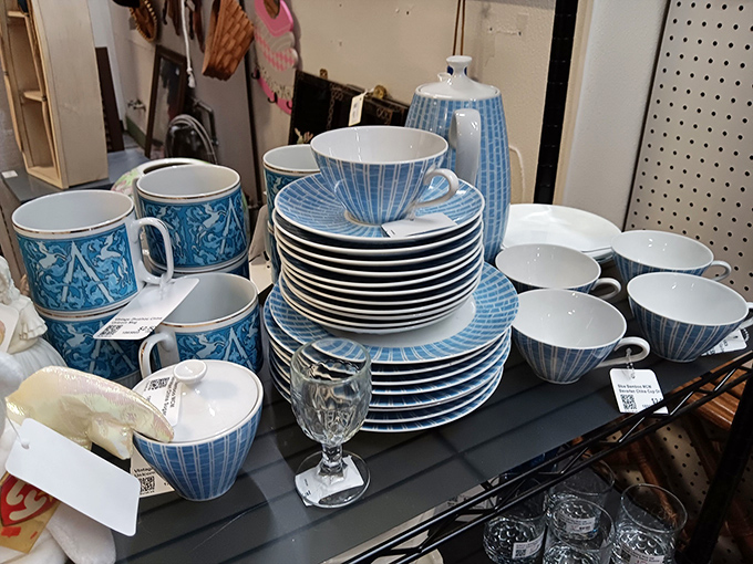 Blue and white dinnerware that would make your grandmother swoon and your dinner guests think you've been secretly antiquing in Europe.