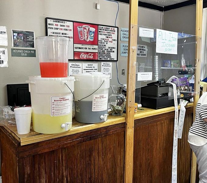 Sweet tea and lemonade dispensers standing ready – because proper Southern meals require proper Southern beverages to wash them down.