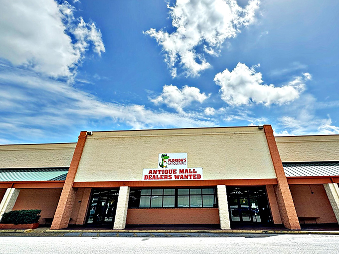 Florida's Antique Mall beckons treasure hunters with the promise of yesterday's memories &ndash; where one person's discarded lamp might become your conversation piece.
