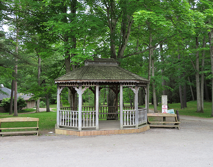 This charming gazebo offers respite for weary hikers. The perfect spot to enjoy a sandwich and pretend you're in a Jane Austen novel.