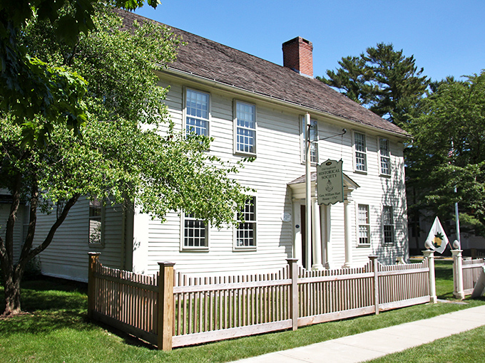 The General William Hart House stands as elegant proof that colonial Americans knew how to build homes that last longer than modern kitchen appliances.