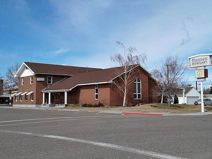 Even final arrangements in Rupert come without big-city markup. Hansen Mortuary offers dignity without the coastal price tag.