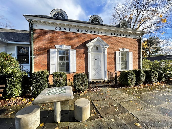 Kent Memorial Library combines brick, white trim, and literary ambition into the kind of place that makes you want to cancel plans and read all afternoon.